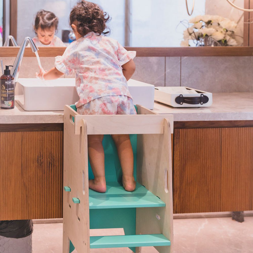 Montessori Learning Tower – Curious Cub